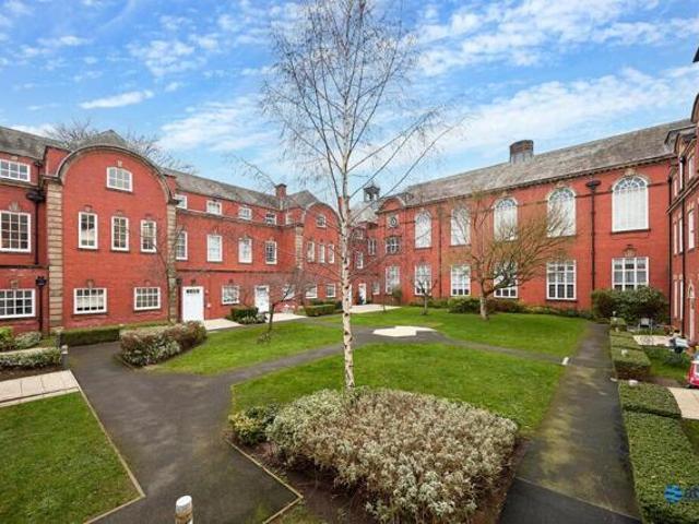 2 Bedroom Shared Living/roommate Knowsley Liverpool LS99237224