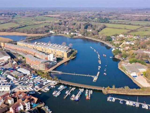 2 Bedroom Shared Living/roommate Lymington Hampshire 100540767