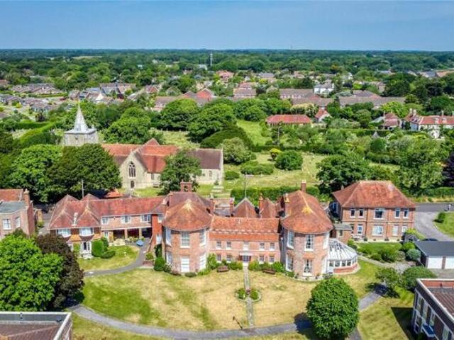 2 Bedroom Shared Living/roommate Lymington Hampshire 101199952