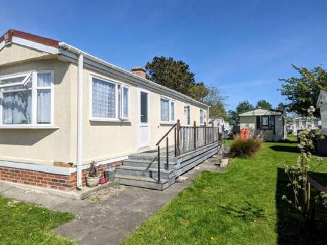 2 Bedroom Shared Living/roommate Lancs Lancashire LS99130095