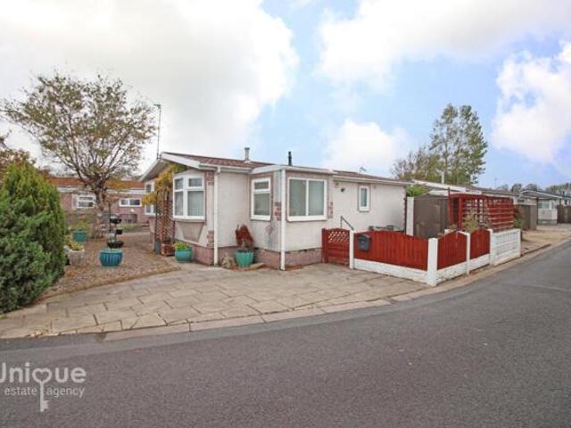 2 Bedroom Shared Living/roommate Lancs Lancashire LS99475819