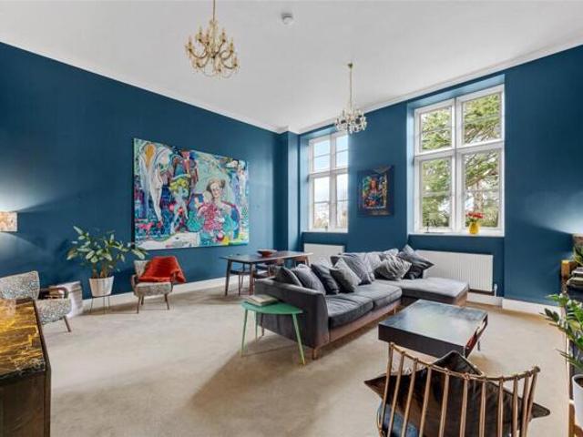 2 Bedroom Shared Living/roommate Leatherhead Surrey 98864567