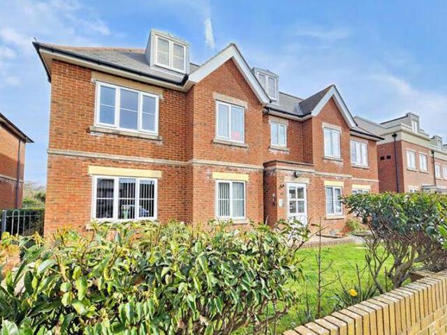 2 Bedroom Shared Living/roommate Lee On Solent Hampshire 100398433
