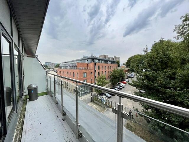 2 Bedroom Shared Living/roommate Leeds Leeds 100685065