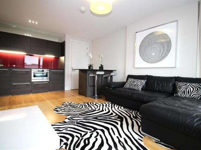 2 Bedroom Shared Living/roommate Leicester Leicestershire LS100420646