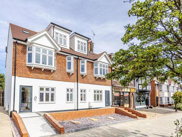 2 Bedroom Shared Living/roommate Leigh Southend on Sea 99571882