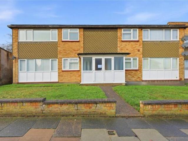 2 Bedroom Shared Living/roommate Leigh Southend on Sea 100398277