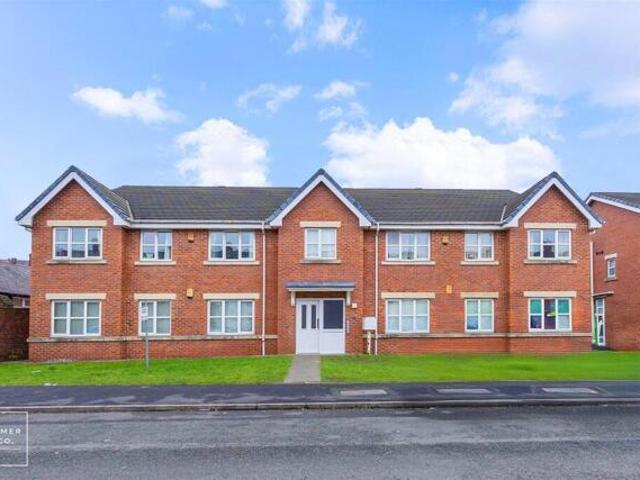2 Bedroom Shared Living/roommate Leigh Wigan LS100615031