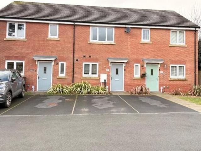 2 Bedroom Shared Living/roommate Leigh Wigan 98718483