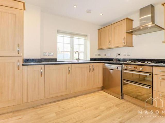 2 Bedroom Shared Living/roommate Letchworth Bedfordshire LS101938046