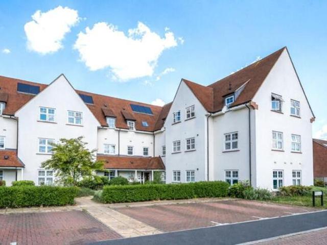 2 Bedroom Shared Living/roommate Letchworth Hertfordshire LS100953511