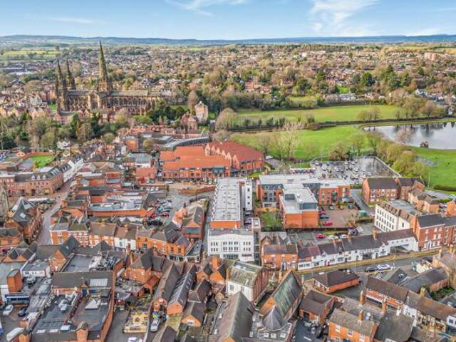 2 Bedroom Shared Living/roommate Lichfield Staffordshire LS101231853