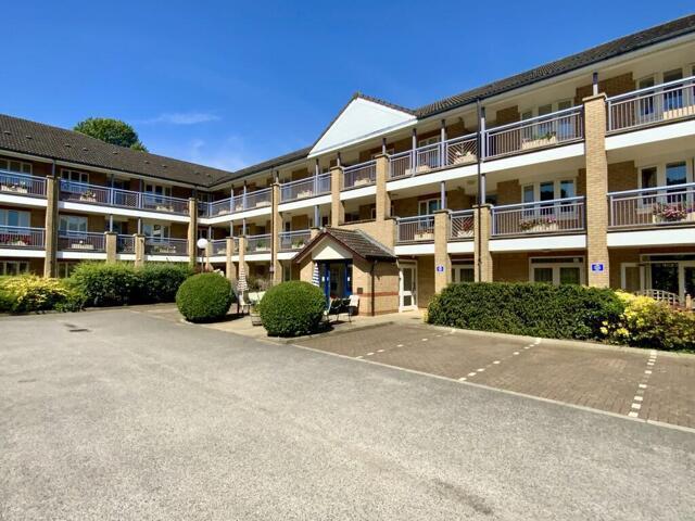 2 Bedroom Shared Living/roommate Lincoln Lincolnshire LS100366186