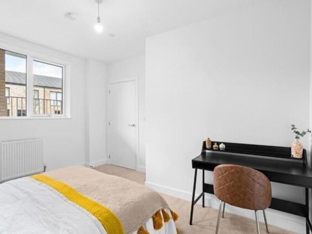 2 Bedroom Shared Living/roommate London Greater London 98800973
