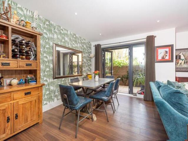 2 Bedroom Shared Living/roommate London Greater London 98834518