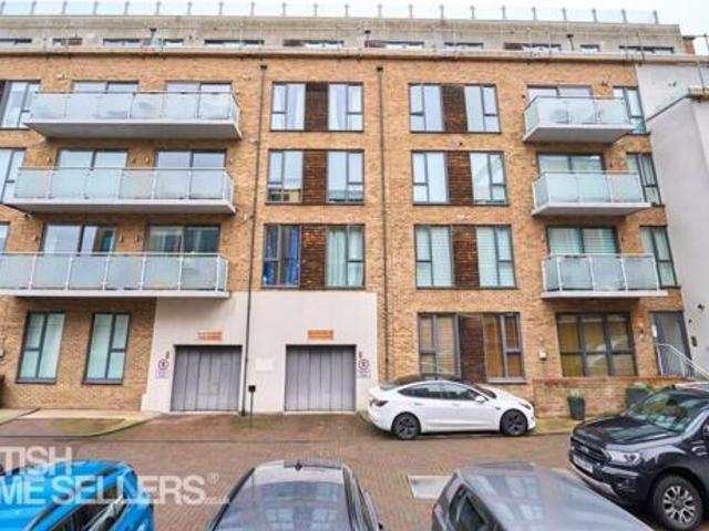 2 Bedroom Shared Living/roommate London Greater London 99344974