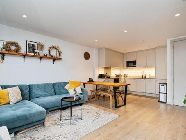 2 Bedroom Shared Living/roommate London Greater London 99926362