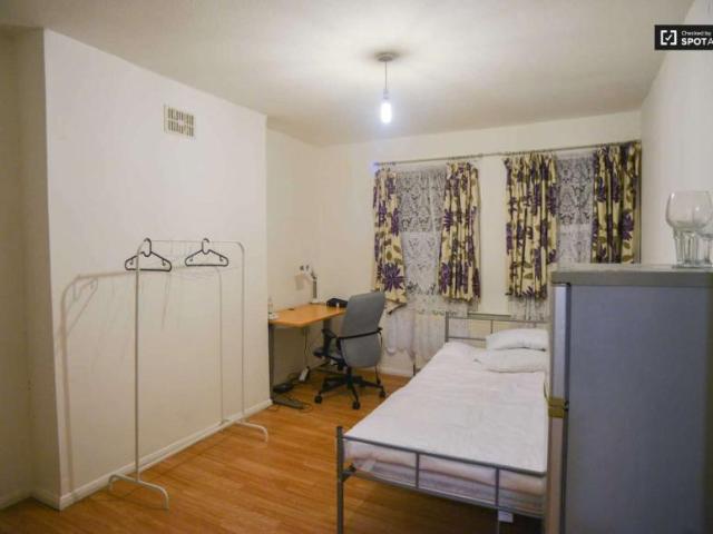 2 Bedroom Shared Living/roommate London London 101771612