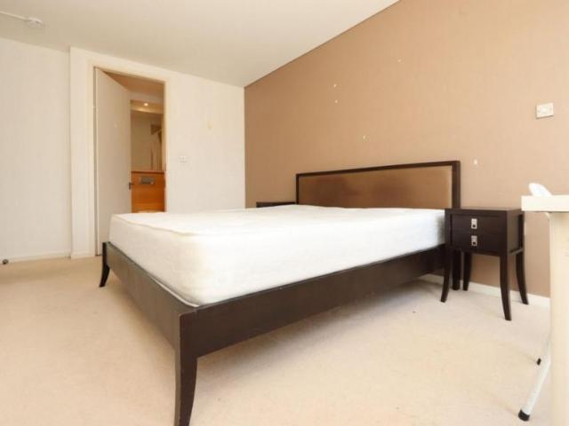 2 Bedroom Shared Living/roommate London London 90560244