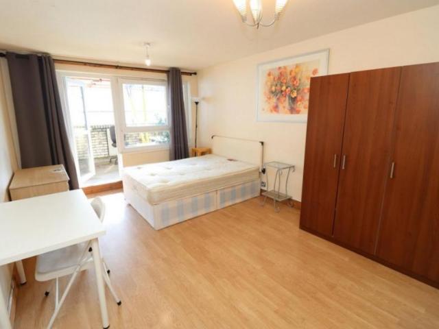2 Bedroom Shared Living/roommate London London 90560369