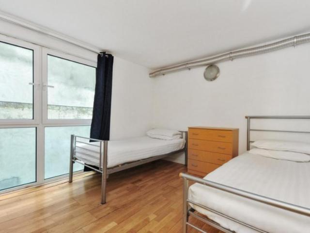 2 Bedroom Shared Living/roommate London London 90560399