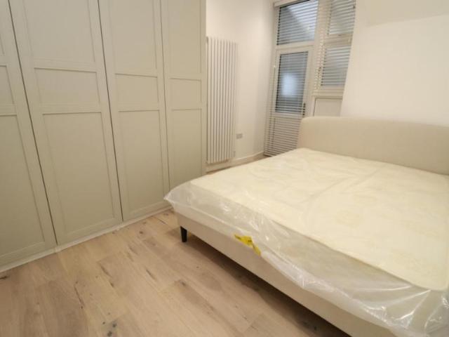 2 Bedroom Shared Living/roommate London London 90561746