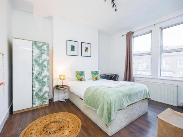 2 Bedroom Shared Living/roommate London London 90561784