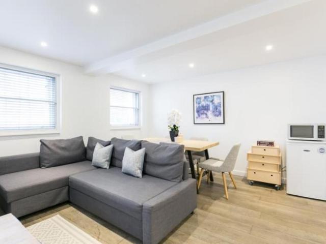 2 Bedroom Shared Living/roommate London London 90561231
