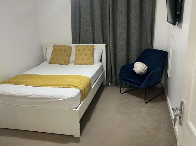 2 Bedroom Shared Living/roommate London London 95626669