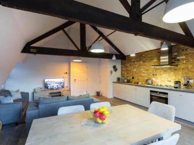 2 Bedroom Shared Living/roommate London London LS90561257