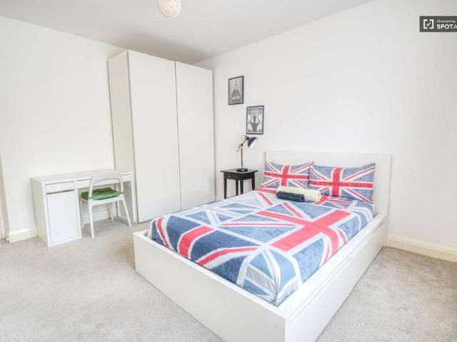 2 Bedroom Shared Living/roommate London London LS101670969