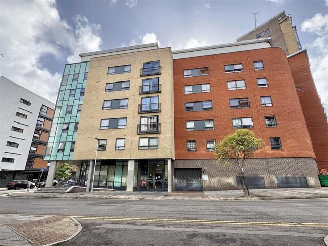2 Bedroom Shared Living/roommate Londres Great London LS99774102