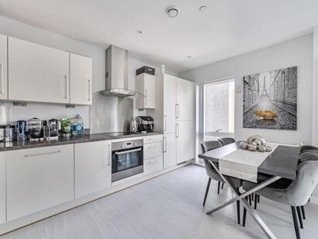 2 Bedroom Shared Living/roommate Londres Great London 100366546