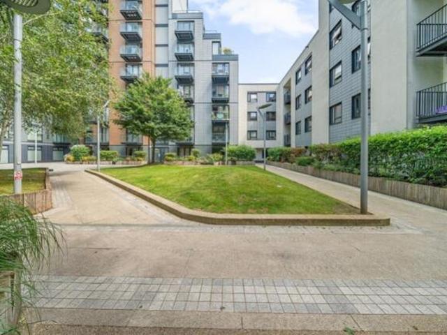 2 Bedroom Shared Living/roommate Londres Greater London 100615245