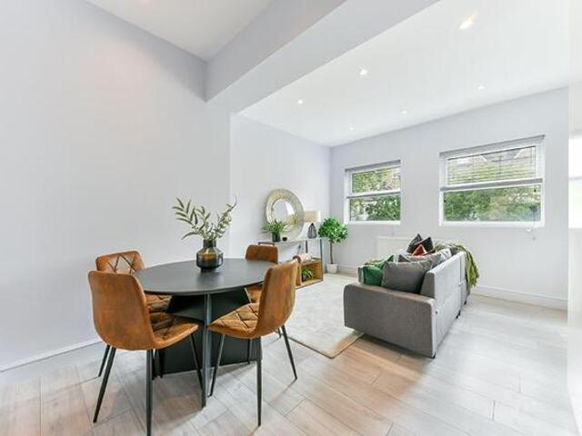 2 Bedroom Shared Living/roommate Londres Greater London 100733543