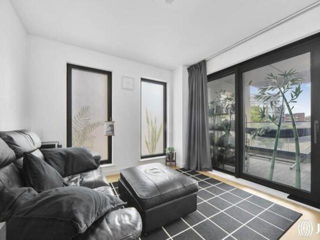 2 Bedroom Shared Living/roommate Londres Greater London 101743219