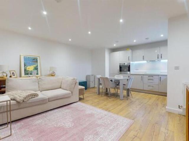 2 Bedroom Shared Living/roommate Londres London 100823075