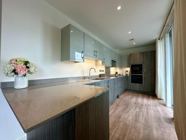 2 Bedroom Shared Living/roommate Poole Poole 98834990