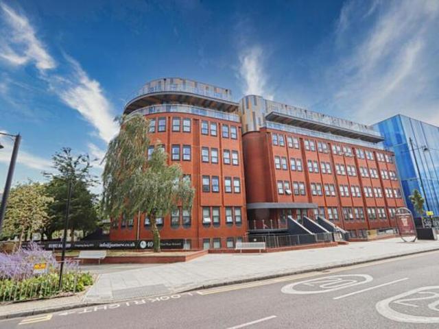 2 Bedroom Shared Living/roommate Romford Greater London 101379089