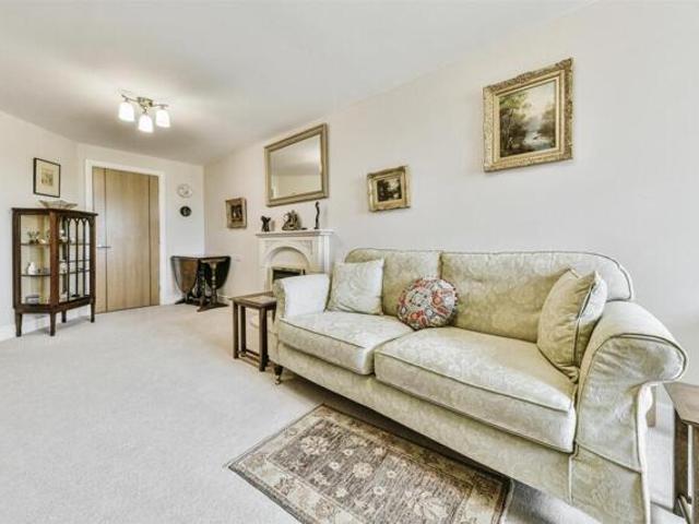 2 Bedroom Shared Living/roommate Royston Hertfordshire 99986530