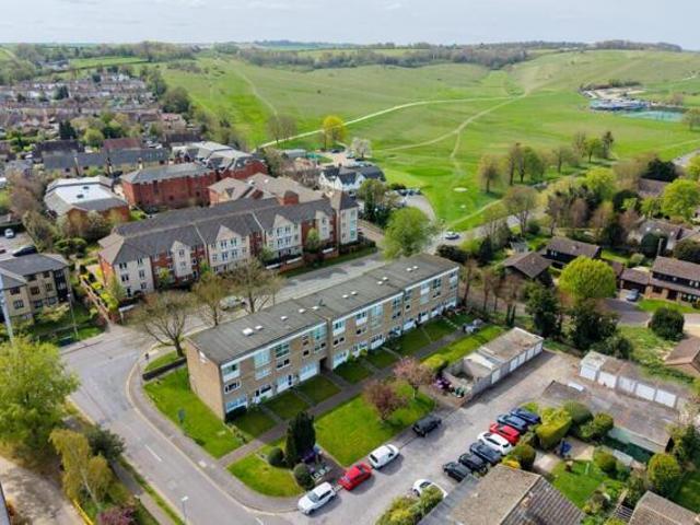 2 Bedroom Shared Living/roommate Royston Hertfordshire LS101743234