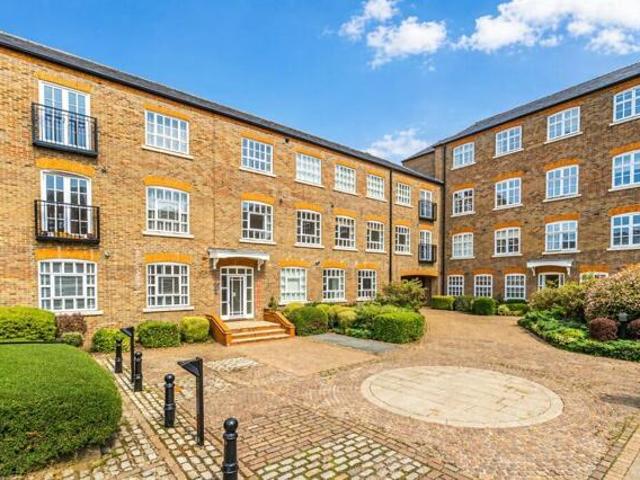 2 Bedroom Shared Living/roommate St. Albans Hertfordshire LS101677636