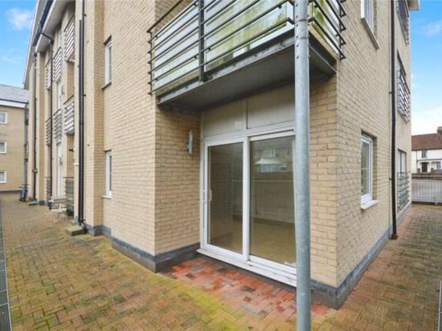 2 Bedroom Shared Living/roommate Stansted Essex 100132274