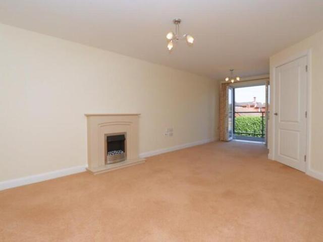 2 Bedroom Shared Living/roommate Stafford Staffordshire 98718325