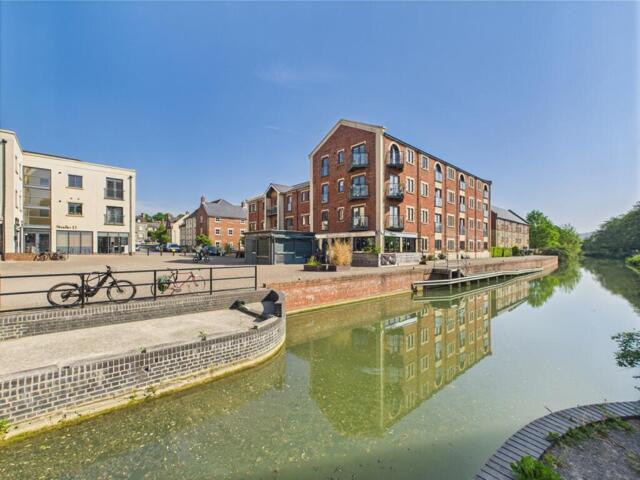 2 Bedroom Shared Living/roommate Stroud Gloucestershire 100684876