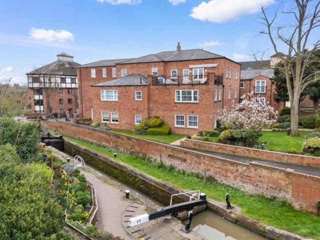 2 Bedroom Shared Living/roommate Stratford Upon Avon Warwickshire LS100502790