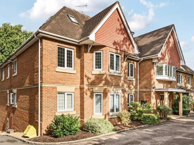 2 Bedroom Shared Living/roommate Surrey Great London 98118984