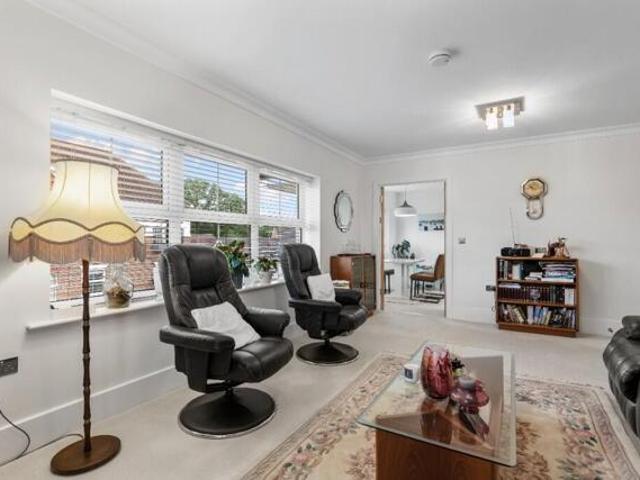 2 Bedroom Shared Living/roommate Surrey Great London 98262639