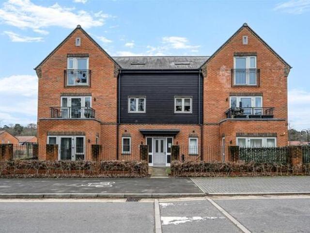 2 Bedroom Shared Living/roommate Surrey Great London LS100426591