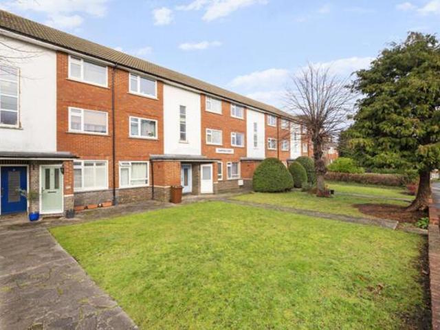 2 Bedroom Shared Living/roommate Surrey Greater London 98718117
